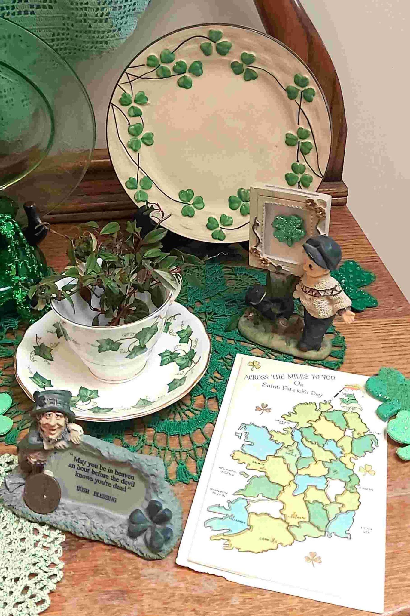 Vintage St. Patrick's Day Display - Everything Country CA