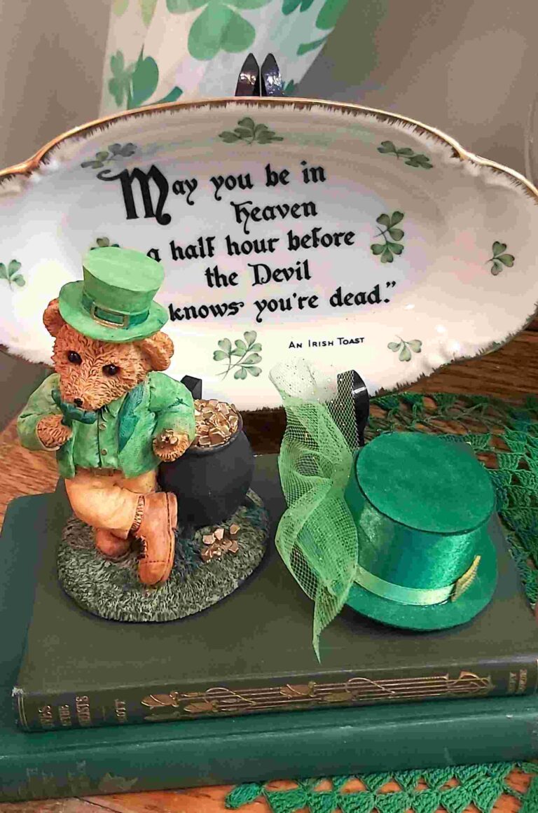 Vintage St. Patrick's Day Display - Everything Country CA